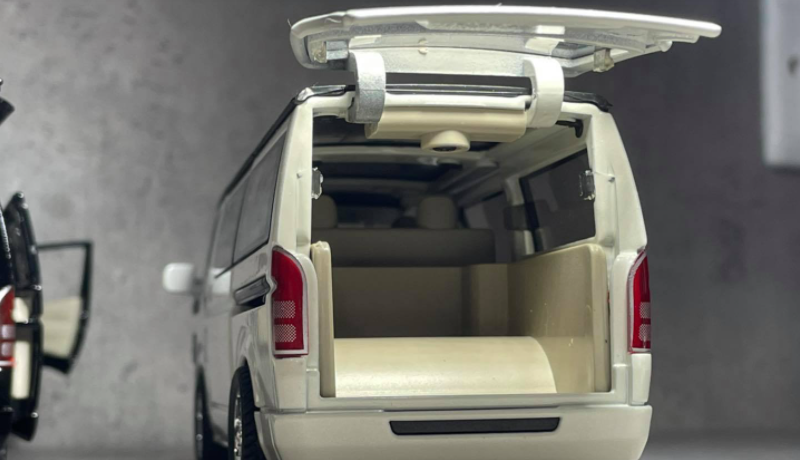 Toyota KDH Model Van 1:32 | Daraz.lk