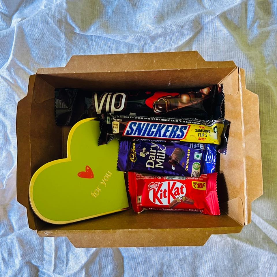 Fanatic chocolate gift box with free gift card | Daraz.lk