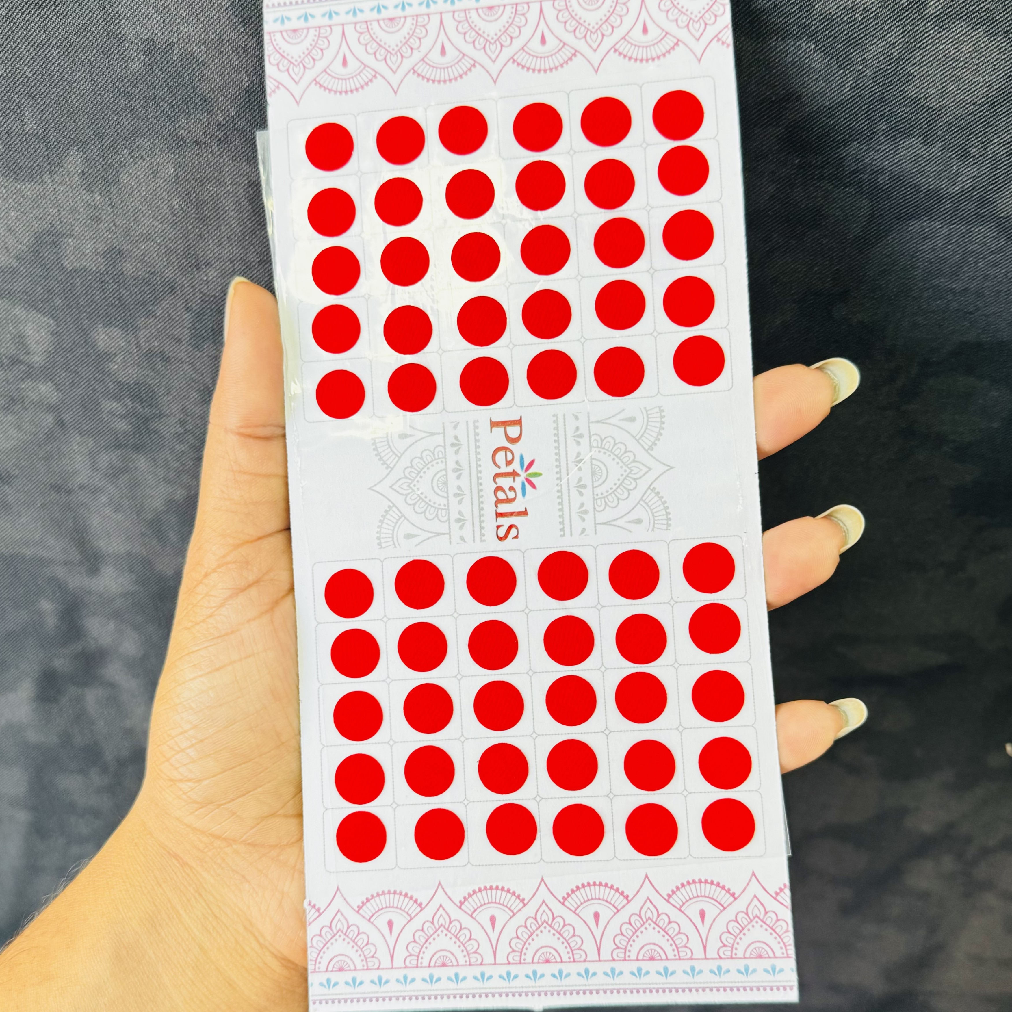 ESH RED color Simple Plain small Round Pottu Forehead, Kumkum Self ...