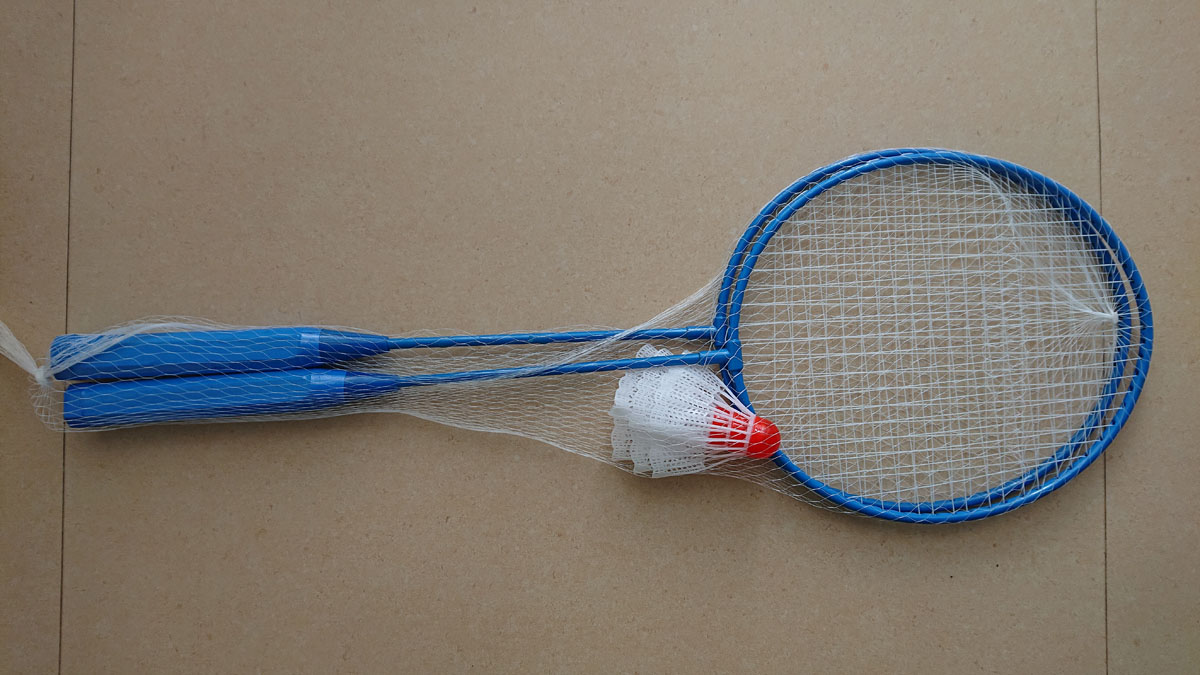 Badminton racket with 3 shuttlecocks | Daraz.lk