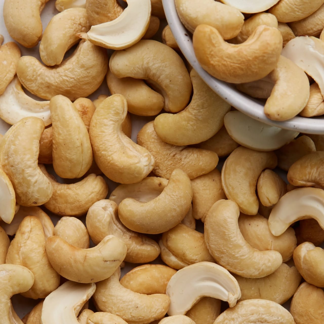 Fresh Baked Crunchy Cashew Nuts (100g). | Daraz.lk