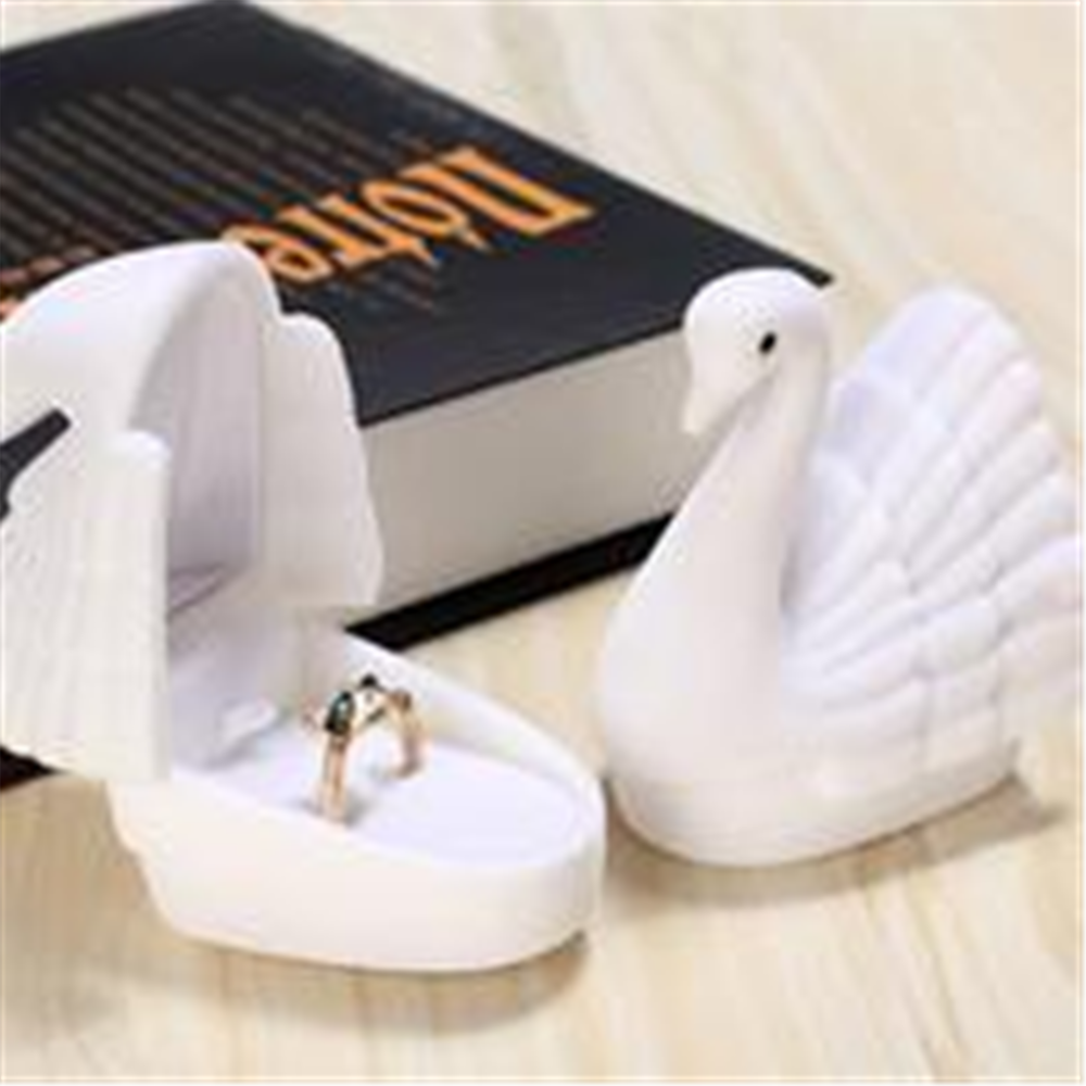 Case Holder Portable Cute Crown Swan Gift Box for Girls Women Mini ...