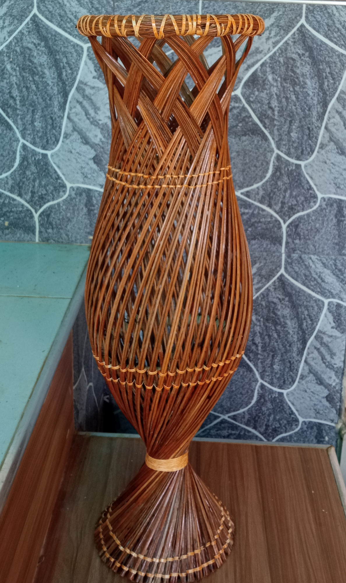flower vase / Made in Coconut ekel (පොල් ඉරටු ) | Daraz.lk